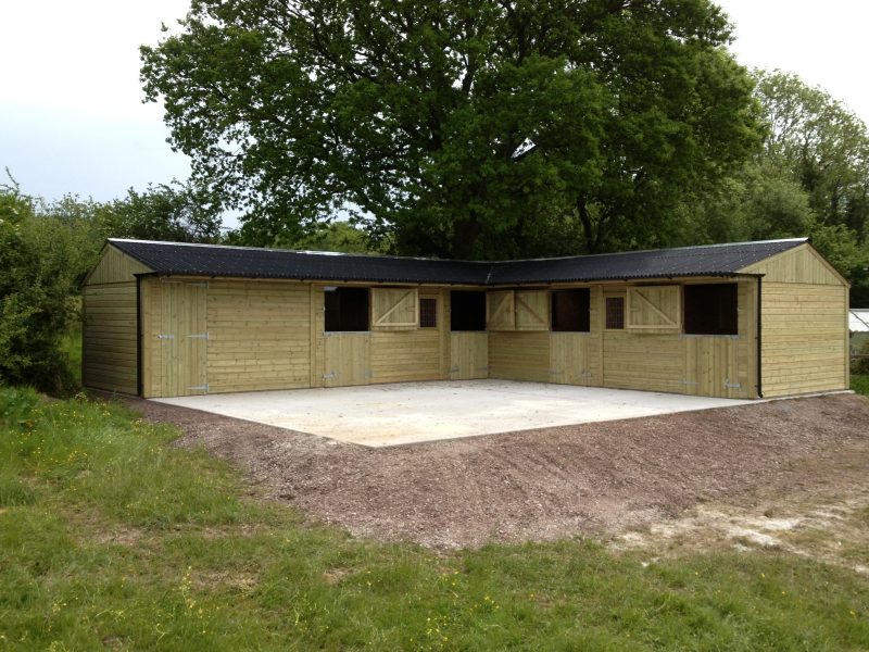 FOUR STABLES & TACK ROOM “L” BLOCK – Longcross Stables