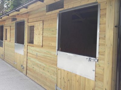 TRIPLE MOBILE STABLE – Longcross Stables