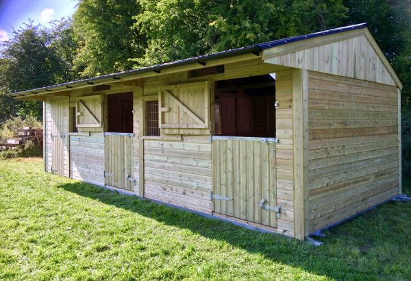 MOBILE STABLES | Longcross Stables