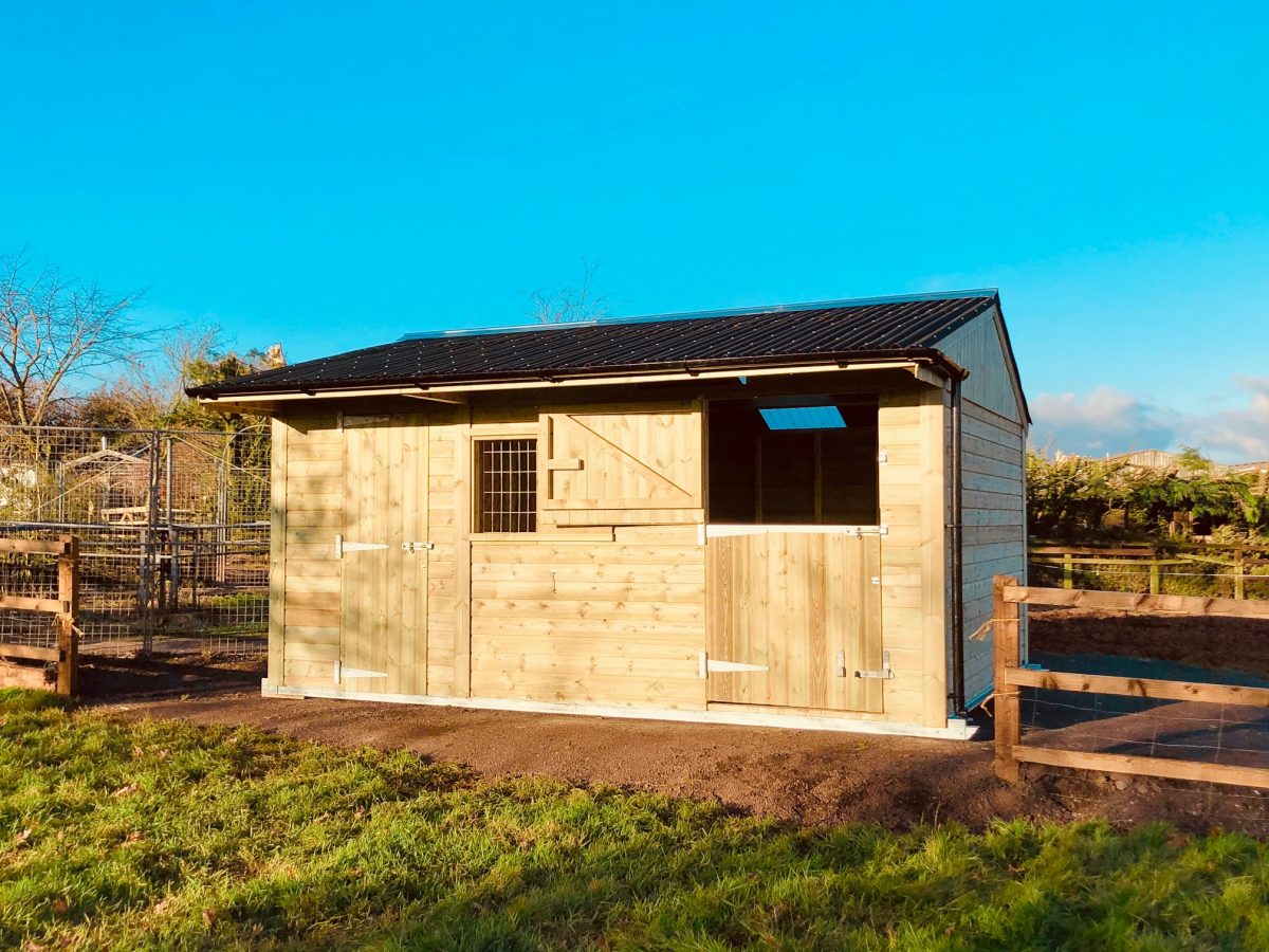 MOBILE STABLES | Longcross Stables