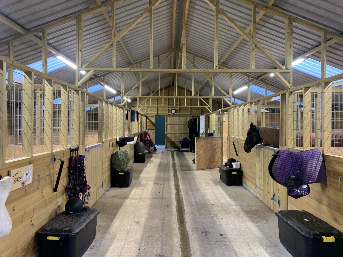 MOBILE STABLES – Longcross Stables