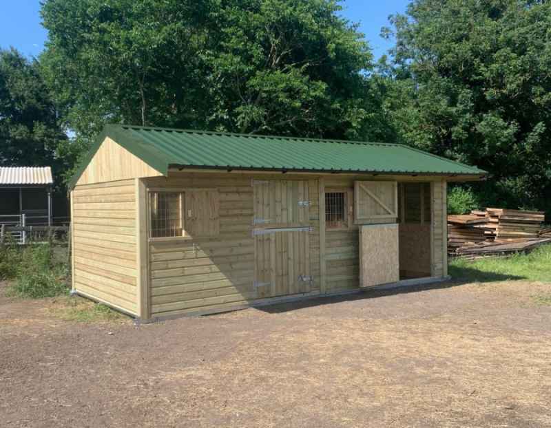 Longcross Stables – Mobile Stables, Mobile Field Shelters, Equestrian ...