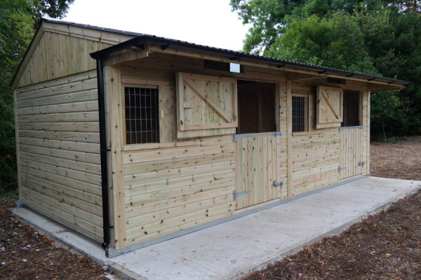 Longcross Stables – Mobile Stables, Mobile Field Shelters, Equestrian ...