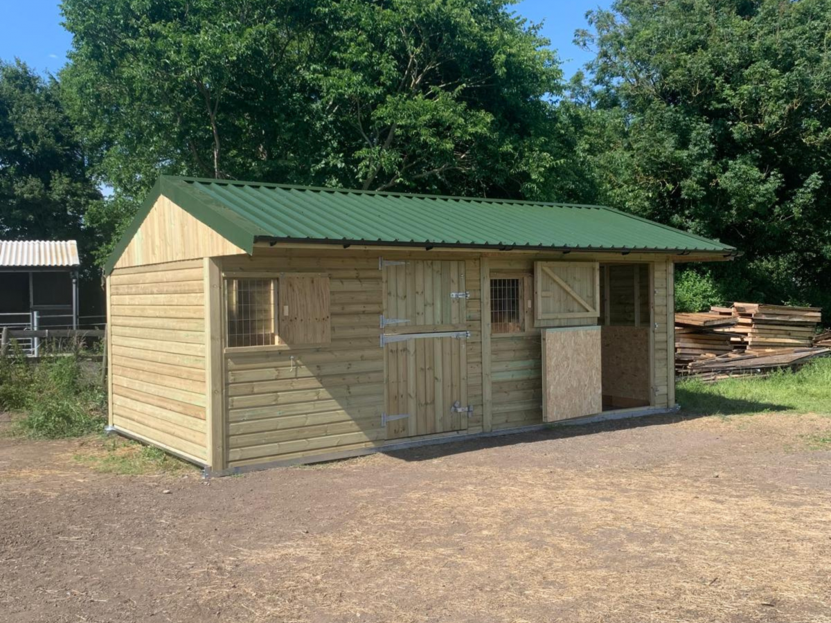 MOBILE STABLES – Longcross Stables